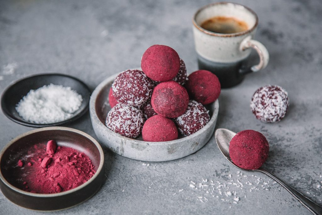 Beetroot Bliss Balls | Foodlovin'